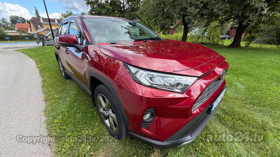 Red Toyota RAV4 2020 in Tallinn, with an engine capacity of 0.00 L and mileage of 97 thousand km for 29900 €, photo 3 on AUTOMOTO.COM.LV