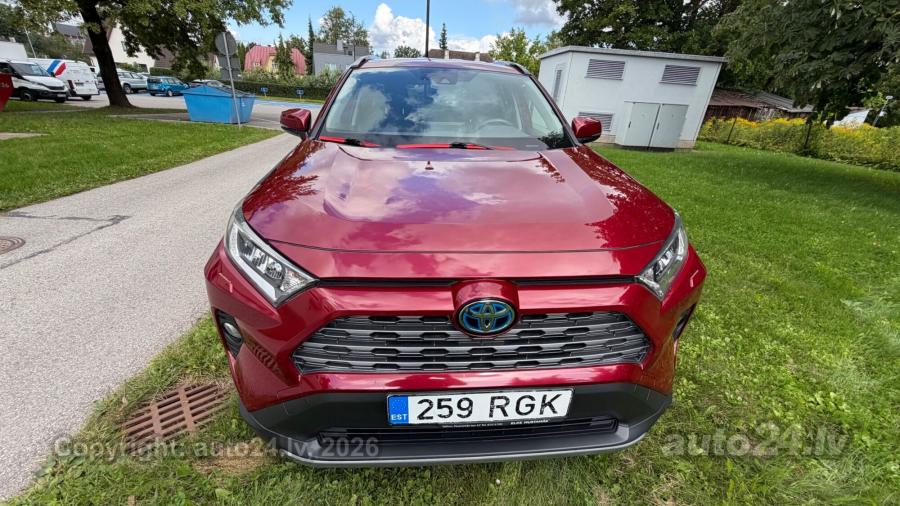 Red Toyota RAV4 2020 in Tallinn, with an engine capacity of 0.00 L and mileage of 97 thousand km for 29900 €, photo 7 on AUTOMOTO.COM.LV