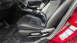 Red Toyota RAV4 2020 in Tallinn, with an engine capacity of 0.00 L and mileage of 97 thousand km for 29900 €, photo 11 on AUTOMOTO.COM.LV