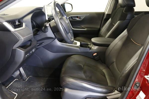 Sarkans Toyota RAV4 2021 Tallina, ar dzinēja tilpumu 2.49 L un nobraukumu 52 tūkst. km par 30000 €, foto 11 vietnē AUTOMOTO.COM.LV