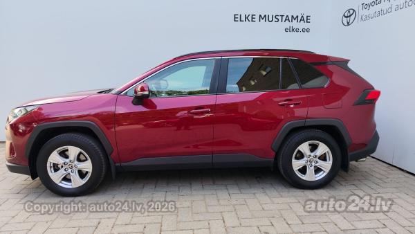 Red Toyota RAV4 2021 in Tallinn, with an engine capacity of 1.99 L and mileage of 120 thousand km for 22995 €, photo 3 on AUTOMOTO.COM.LV