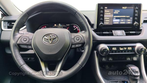 Red Toyota RAV4 2021 in Tallinn, with an engine capacity of 1.99 L and mileage of 120 thousand km for 22995 €, photo 9 on AUTOMOTO.COM.LV