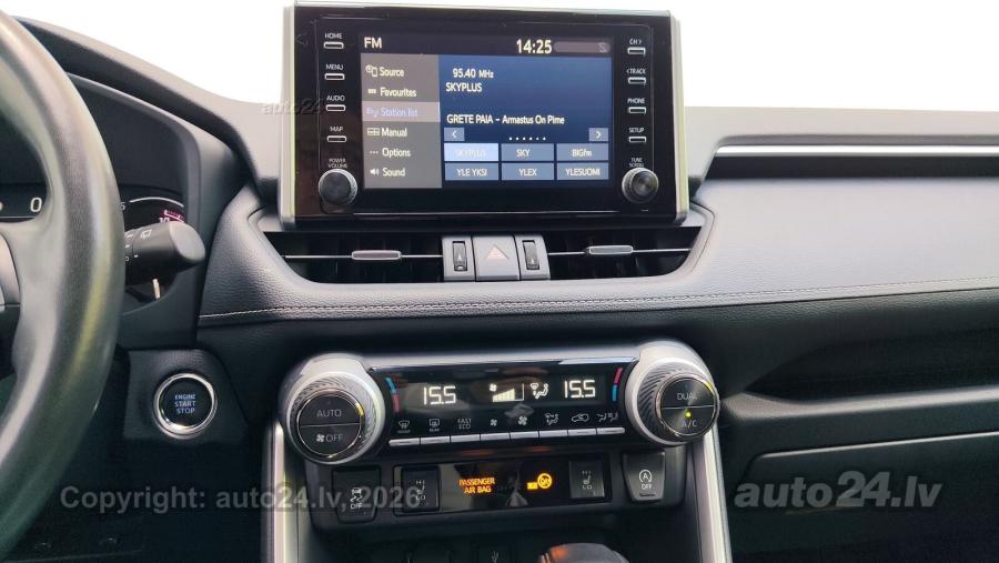 Red Toyota RAV4 2021 in Tallinn, with an engine capacity of 1.99 L and mileage of 120 thousand km for 22995 €, photo 15 on AUTOMOTO.COM.LV
