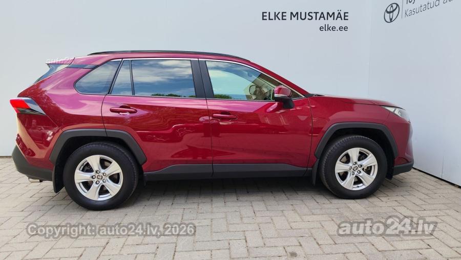 Red Toyota RAV4 2021 in Tallinn, with an engine capacity of 1.99 L and mileage of 120 thousand km for 22995 €, photo 17 on AUTOMOTO.COM.LV
