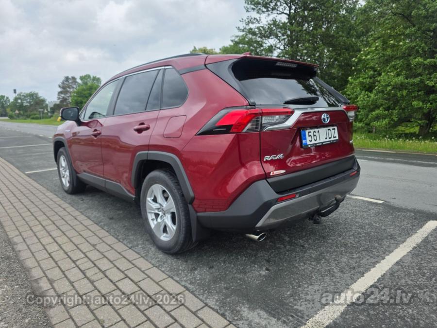 Red Toyota RAV4 2021 in Tallinn, with an engine capacity of 2.50 L and mileage of 73 thousand km for 28500 €, photo 5 on AUTOMOTO.COM.LV