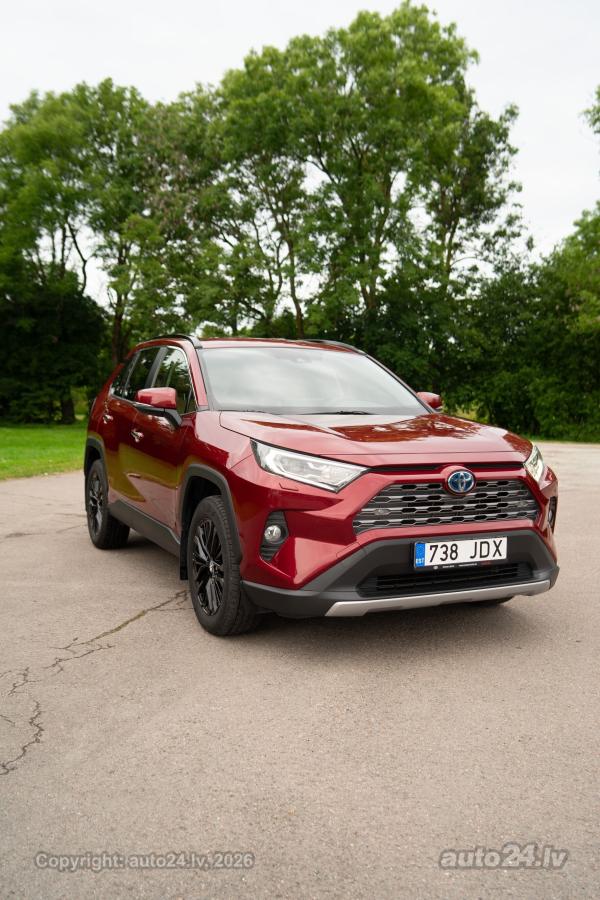 Sarkans Toyota RAV4 2021 Tallina, ar dzinēja tilpumu 2.50 L un nobraukumu 72 tūkst. km par 31900 €, foto 1 vietnē AUTOMOTO.COM.LV
