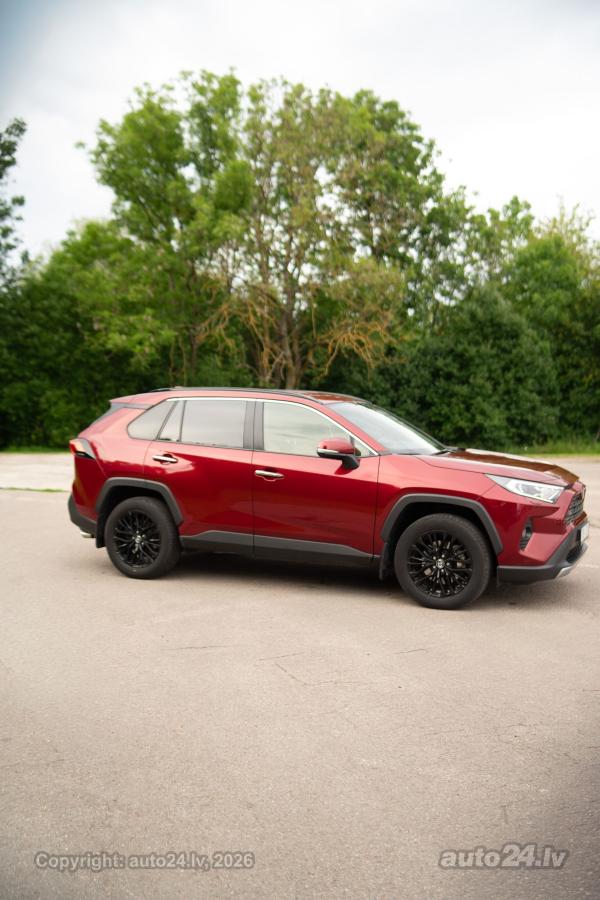 Sarkans Toyota RAV4 2021 Tallina, ar dzinēja tilpumu 2.50 L un nobraukumu 72 tūkst. km par 31900 €, foto 3 vietnē AUTOMOTO.COM.LV
