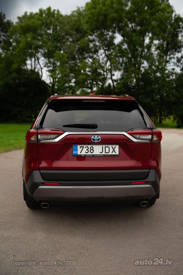 Sarkans Toyota RAV4 2021 Tallina, ar dzinēja tilpumu 2.50 L un nobraukumu 72 tūkst. km par 31900 €, foto 5 vietnē AUTOMOTO.COM.LV