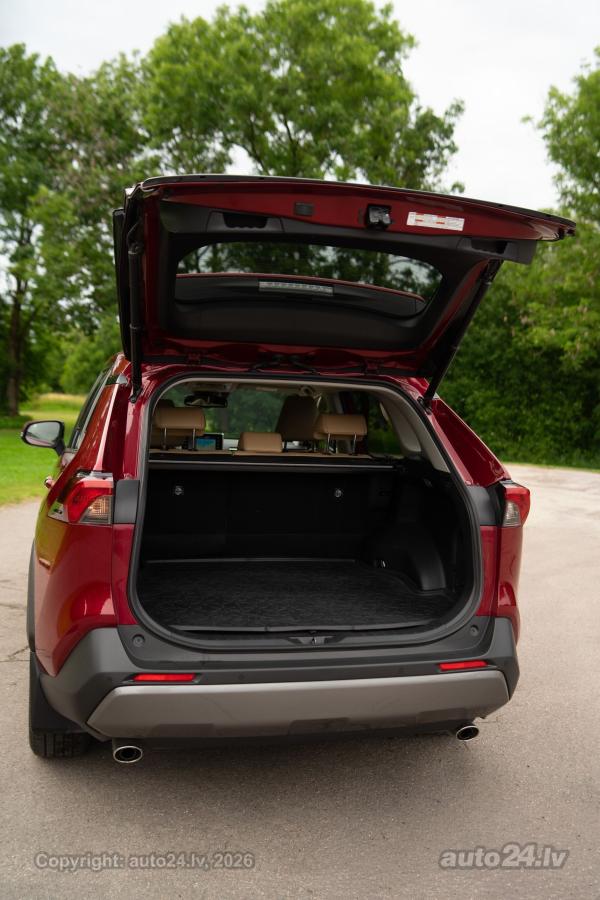 Sarkans Toyota RAV4 2021 Tallina, ar dzinēja tilpumu 2.50 L un nobraukumu 72 tūkst. km par 31900 €, foto 6 vietnē AUTOMOTO.COM.LV