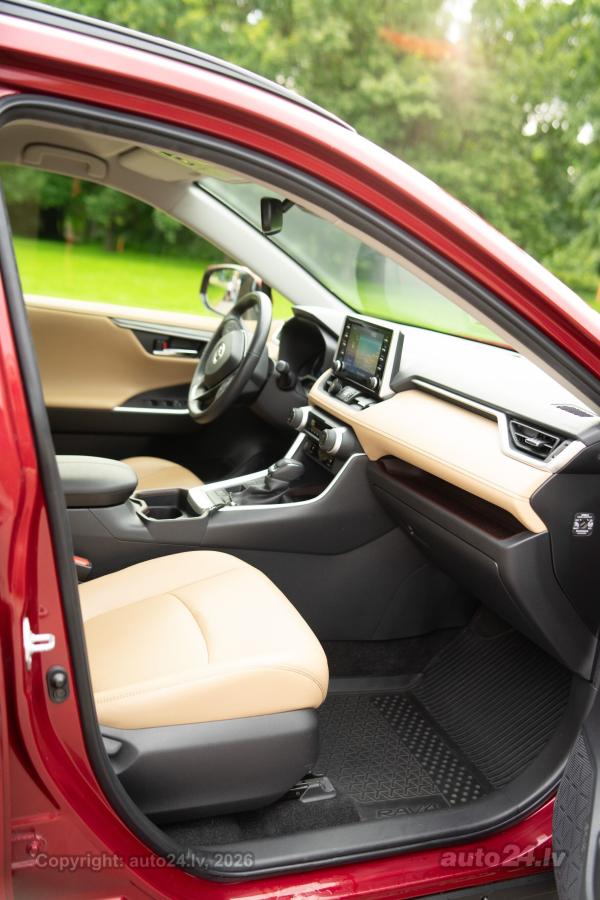Sarkans Toyota RAV4 2021 Tallina, ar dzinēja tilpumu 2.50 L un nobraukumu 72 tūkst. km par 31900 €, foto 9 vietnē AUTOMOTO.COM.LV