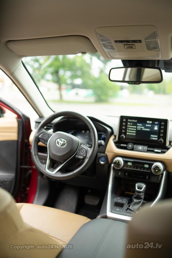 Sarkans Toyota RAV4 2021 Tallina, ar dzinēja tilpumu 2.50 L un nobraukumu 72 tūkst. km par 31900 €, foto 10 vietnē AUTOMOTO.COM.LV