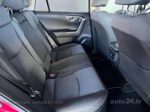 Красный Тойота РАВ 4 2021 в Таллин, объемом двигателя 2.50 л и пробегом 82 тыс. км за 26990 €, фото 11 на AUTOMOTO.COM.LV