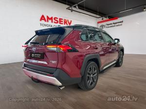 Красный Тойота РАВ 4 2022 в Пярну, объемом двигателя 2.50 л и пробегом 107 тыс. км за 34900 €, фото 3 на AUTOMOTO.COM.LV