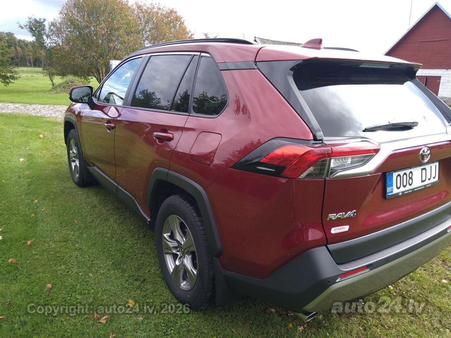 Sarkans Toyota RAV4 2022 Tallina, ar dzinēja tilpumu 2.00 L un nobraukumu 40 tūkst. km par 24000 €, foto 4 vietnē AUTOMOTO.COM.LV