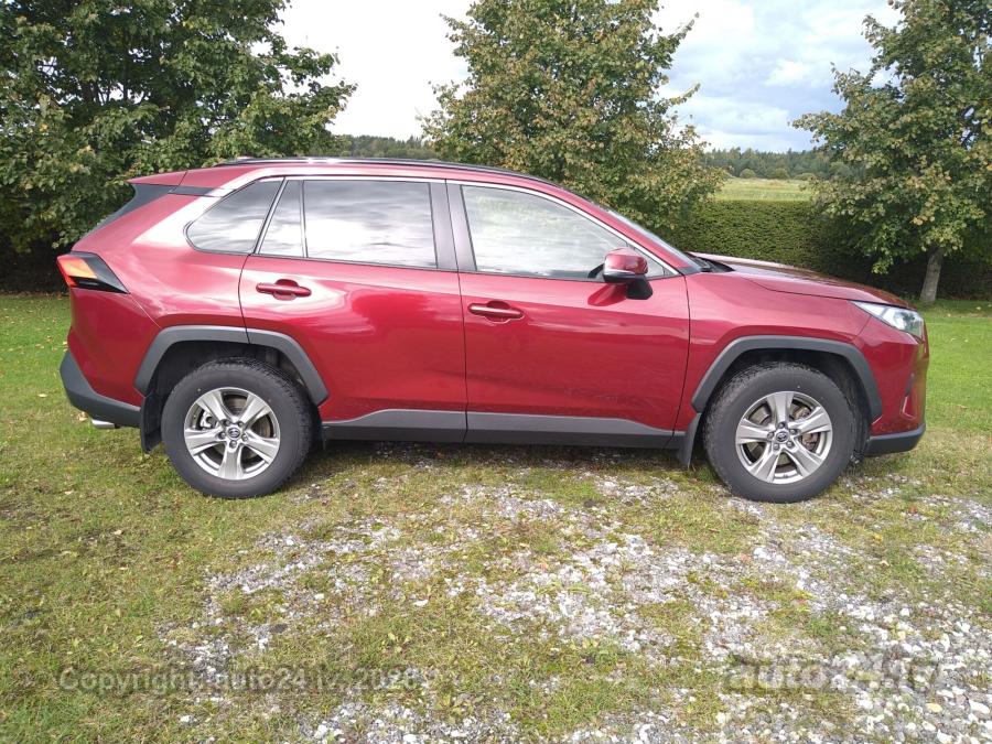 Sarkans Toyota RAV4 2022 Tallina, ar dzinēja tilpumu 2.00 L un nobraukumu 40 tūkst. km par 24000 €, foto 6 vietnē AUTOMOTO.COM.LV