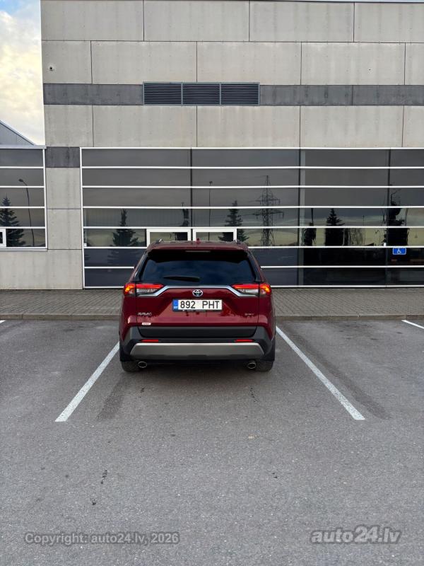 Red Toyota RAV4 2025 in Tallinn, with an engine capacity of 2.50 L and mileage of 12 thousand km for 41900 €, photo 5 on AUTOMOTO.COM.LV