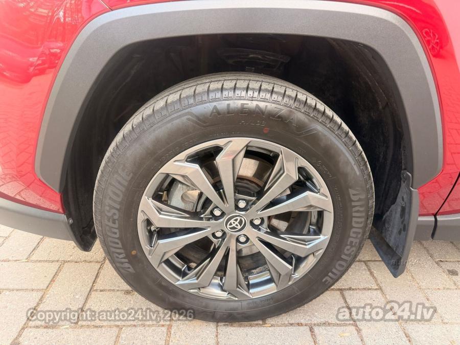 Red Toyota RAV4 2025 in Tallinn, with an engine capacity of 2.49 L and mileage of 10 thousand km for 42995 €, photo 18 on AUTOMOTO.COM.LV