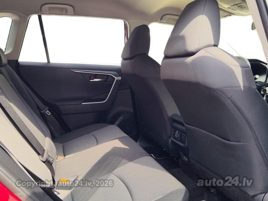 Red Toyota RAV4 2025 in Tallinn, with an engine capacity of 2.49 L and mileage of 20 thousand km for 38995 €, photo 8 on AUTOMOTO.COM.LV