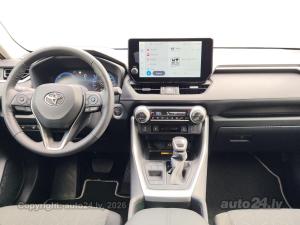 Red Toyota RAV4 2025 in Tallinn, with an engine capacity of 2.49 L and mileage of 20 thousand km for 38995 €, photo 9 on AUTOMOTO.COM.LV