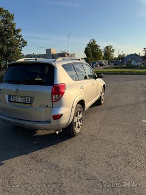 Toyota RAV4 2006 Tallina, ar dzinēja tilpumu 2.20 L un nobraukumu 281 tūkst. km par 3550 €, foto 4 vietnē AUTOMOTO.COM.LV