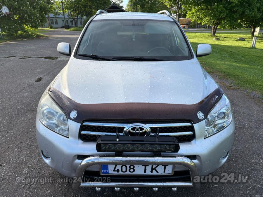 Toyota RAV4 2007 in Paide, with an engine capacity of 2.20 L and mileage of 330 thousand km for 5000 €, photo 1 on AUTOMOTO.COM.LV