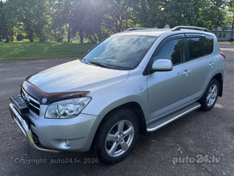 Toyota RAV4 2007 in Paide, with an engine capacity of 2.20 L and mileage of 330 thousand km for 5000 €, photo 3 on AUTOMOTO.COM.LV