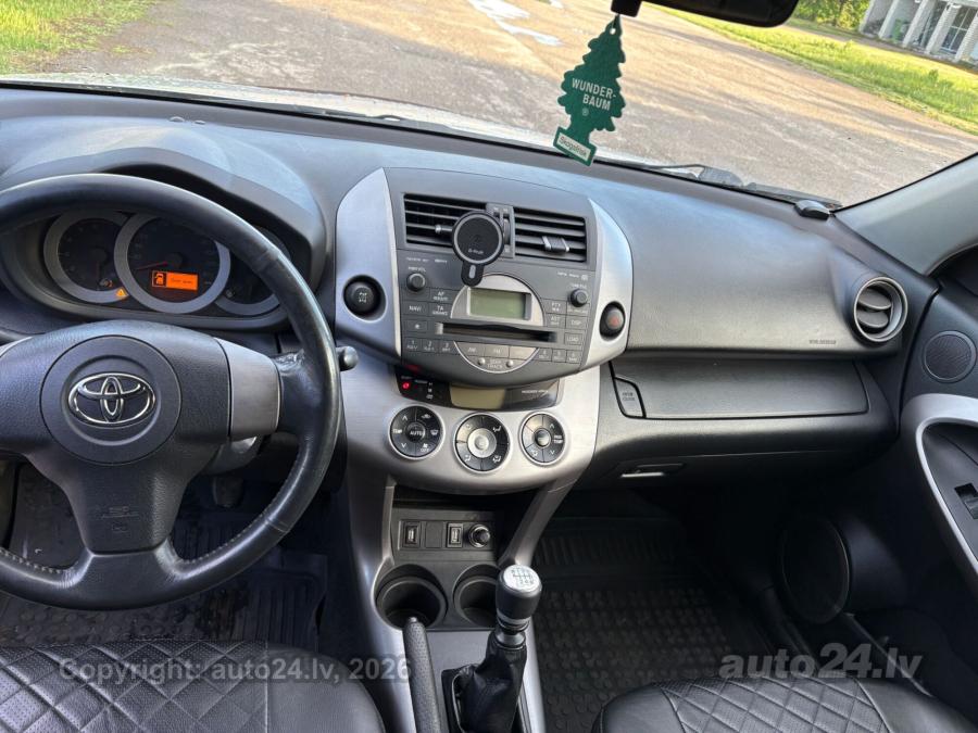 Toyota RAV4 2007 in Paide, with an engine capacity of 2.20 L and mileage of 330 thousand km for 5000 €, photo 21 on AUTOMOTO.COM.LV