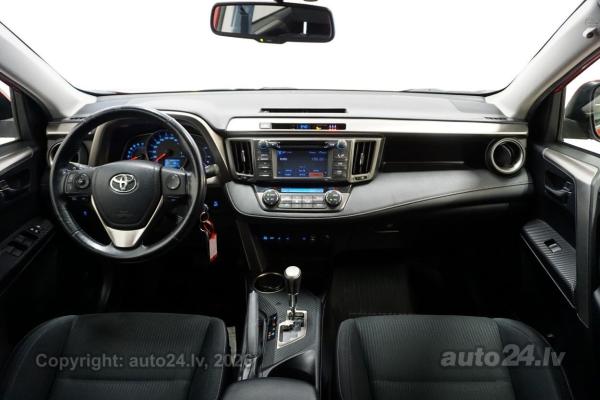Toyota RAV4 2013 in Tartu, with an engine capacity of 2.00 L and mileage of 125 thousand km for 12790 €, photo 8 on AUTOMOTO.COM.LV