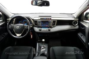 Toyota RAV4 2013 in Tartu, with an engine capacity of 2.00 L and mileage of 125 thousand km for 12790 €, photo 8 on AUTOMOTO.COM.LV