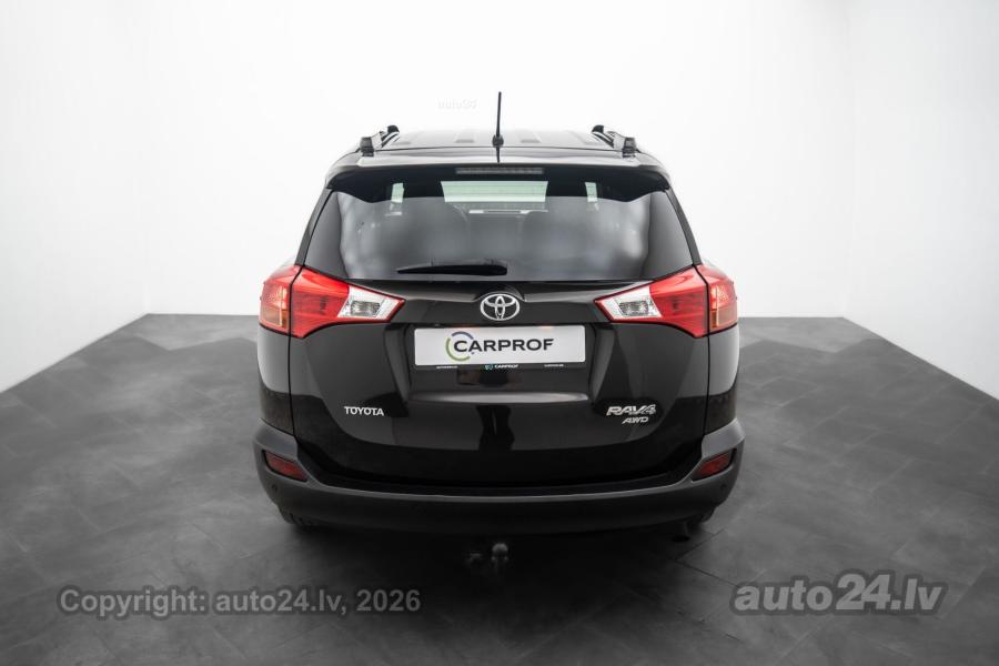 Toyota RAV4 2015 in Tallinn, with an engine capacity of 2.00 L and mileage of 156 thousand km for 12899 €, photo 7 on AUTOMOTO.COM.LV