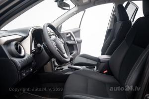 Toyota RAV4 2015 in Tallinn, with an engine capacity of 2.00 L and mileage of 156 thousand km for 12899 €, photo 9 on AUTOMOTO.COM.LV