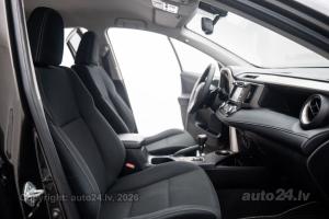 Toyota RAV4 2015 in Tallinn, with an engine capacity of 2.00 L and mileage of 156 thousand km for 12899 €, photo 12 on AUTOMOTO.COM.LV