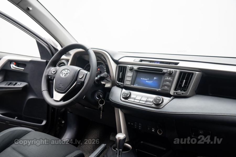 Toyota RAV4 2015 in Tallinn, with an engine capacity of 2.00 L and mileage of 156 thousand km for 12899 €, photo 13 on AUTOMOTO.COM.LV