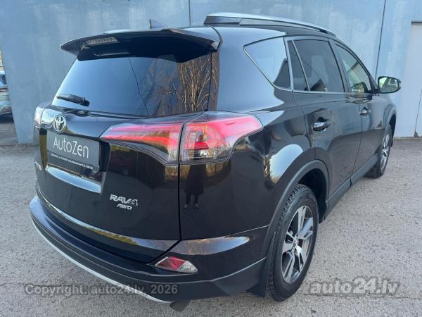 Toyota RAV4 2016 Tallina, ar dzinēja tilpumu 2.00 L un nobraukumu 93 tūkst. km par 16500 €, foto 4 vietnē AUTOMOTO.COM.LV