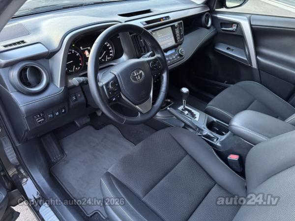 Toyota RAV4 2017 Tallina, ar dzinēja tilpumu 2.00 L un nobraukumu 21 tūkst. km par 22995 €, foto 4 vietnē AUTOMOTO.COM.LV