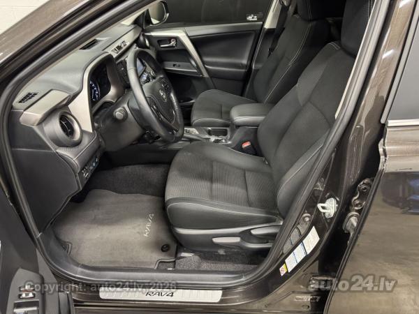 Toyota RAV4 2017 Tallina, ar dzinēja tilpumu 2.00 L un nobraukumu 21 tūkst. km par 22995 €, foto 10 vietnē AUTOMOTO.COM.LV