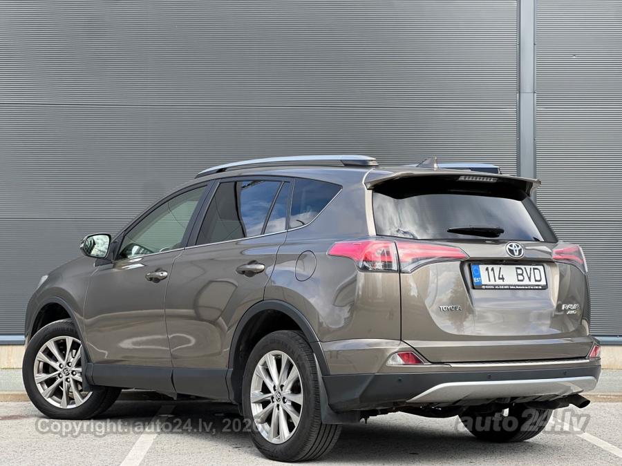 Toyota RAV4 2017 in Tallinn, with an engine capacity of 2.00 L and mileage of 105 thousand km for 17990 €, photo 4 on AUTOMOTO.COM.LV