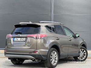 Toyota RAV4 2017 in Tallinn, with an engine capacity of 2.00 L and mileage of 105 thousand km for 17990 €, photo 5 on AUTOMOTO.COM.LV