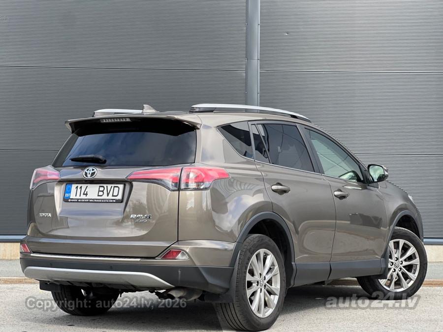 Toyota RAV4 2017 in Tallinn, with an engine capacity of 2.00 L and mileage of 105 thousand km for 17990 €, photo 5 on AUTOMOTO.COM.LV