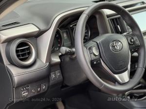 Toyota RAV4 2017 in Tallinn, with an engine capacity of 2.00 L and mileage of 105 thousand km for 17990 €, photo 7 on AUTOMOTO.COM.LV
