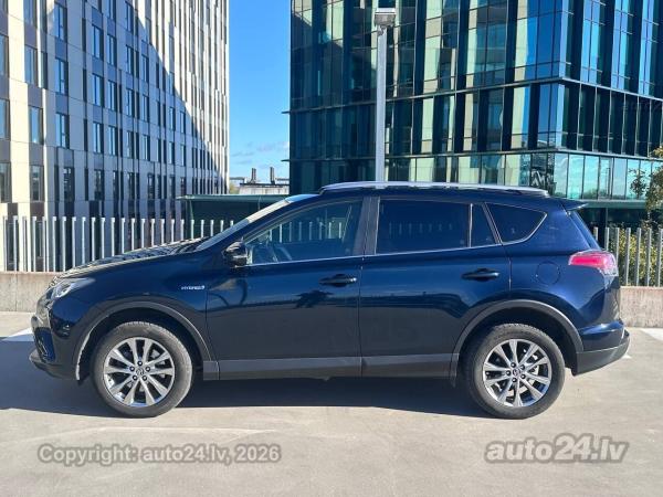 Toyota RAV4 2017 in Tallinn, with an engine capacity of 2.50 L and mileage of 123 thousand km for 16990 €, photo 6 on AUTOMOTO.COM.LV