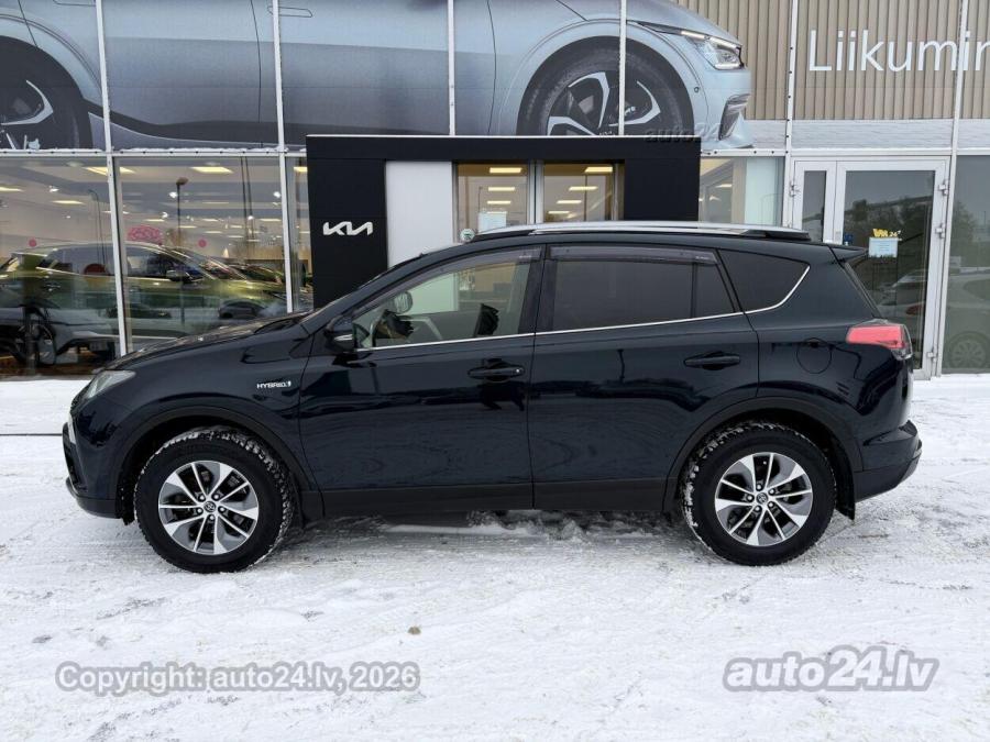 Toyota RAV4 2018 in Tallinn, with an engine capacity of 2.50 L and mileage of 176 thousand km for 16900 €, photo 2 on AUTOMOTO.COM.LV