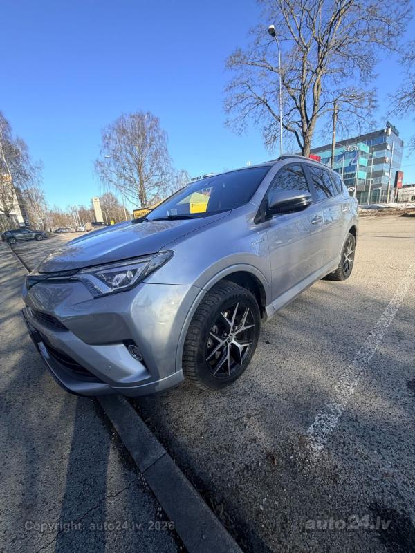 Toyota RAV4 2018 Tallina, ar dzinēja tilpumu 2.50 L un nobraukumu 107 tūkst. km par 17700 €, foto 4 vietnē AUTOMOTO.COM.LV
