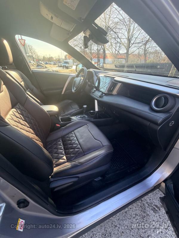Toyota RAV4 2018 Tallina, ar dzinēja tilpumu 2.50 L un nobraukumu 107 tūkst. km par 17700 €, foto 11 vietnē AUTOMOTO.COM.LV