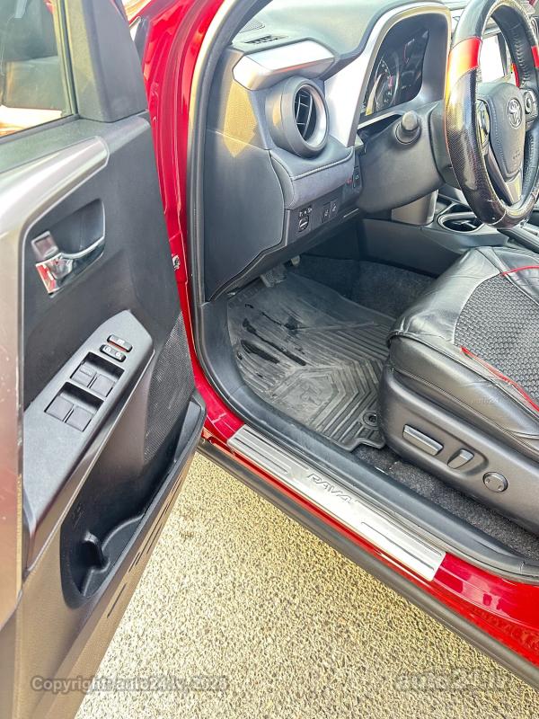 Toyota RAV4 2018 in Tallinn, with an engine capacity of 2.50 L and mileage of 172 thousand km for 18000 €, photo 7 on AUTOMOTO.COM.LV