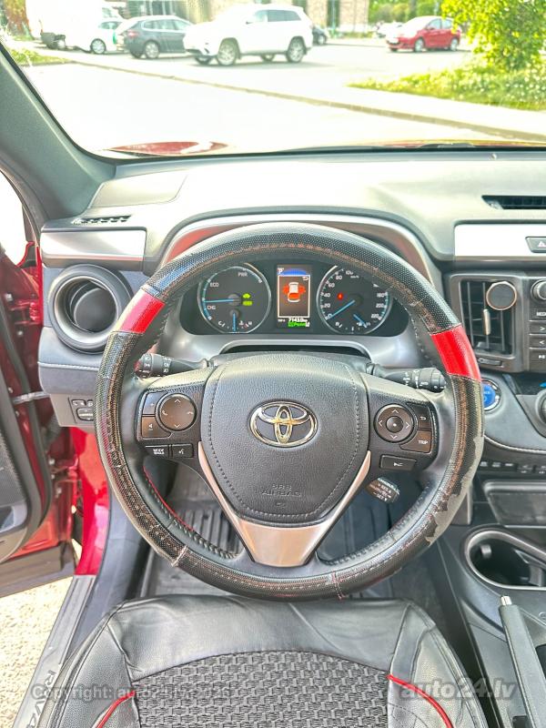 Toyota RAV4 2018 in Tallinn, with an engine capacity of 2.50 L and mileage of 172 thousand km for 18000 €, photo 11 on AUTOMOTO.COM.LV