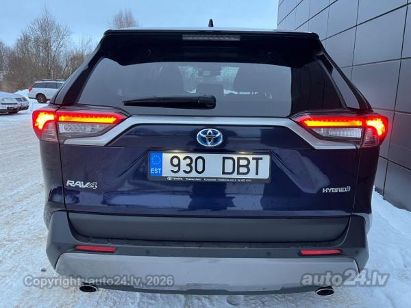 Toyota RAV4 2019 in Kuressaare, with an engine capacity of 2.50 L and mileage of 129 thousand km for 25990 €, photo 5 on AUTOMOTO.COM.LV