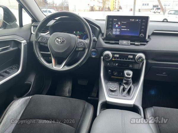 Toyota RAV4 2019 in Kuressaare, with an engine capacity of 2.50 L and mileage of 129 thousand km for 25990 €, photo 10 on AUTOMOTO.COM.LV