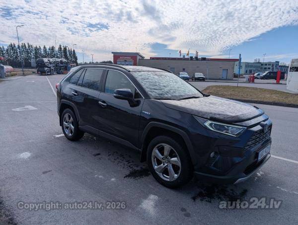 Toyota RAV4 2020 in Tallinn, with an engine capacity of 2.50 L and mileage of 80 thousand km for 32900 €, photo 4 on AUTOMOTO.COM.LV