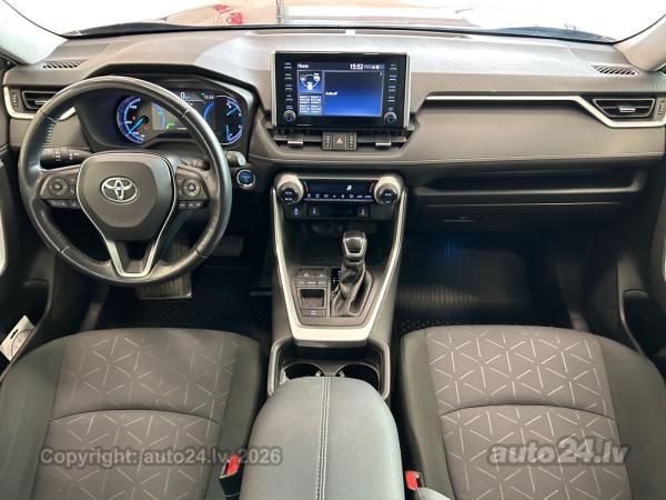 Toyota RAV4 2020 in Parnu, with an engine capacity of 2.50 L and mileage of 108 thousand km for 24490 €, photo 8 on AUTOMOTO.COM.LV